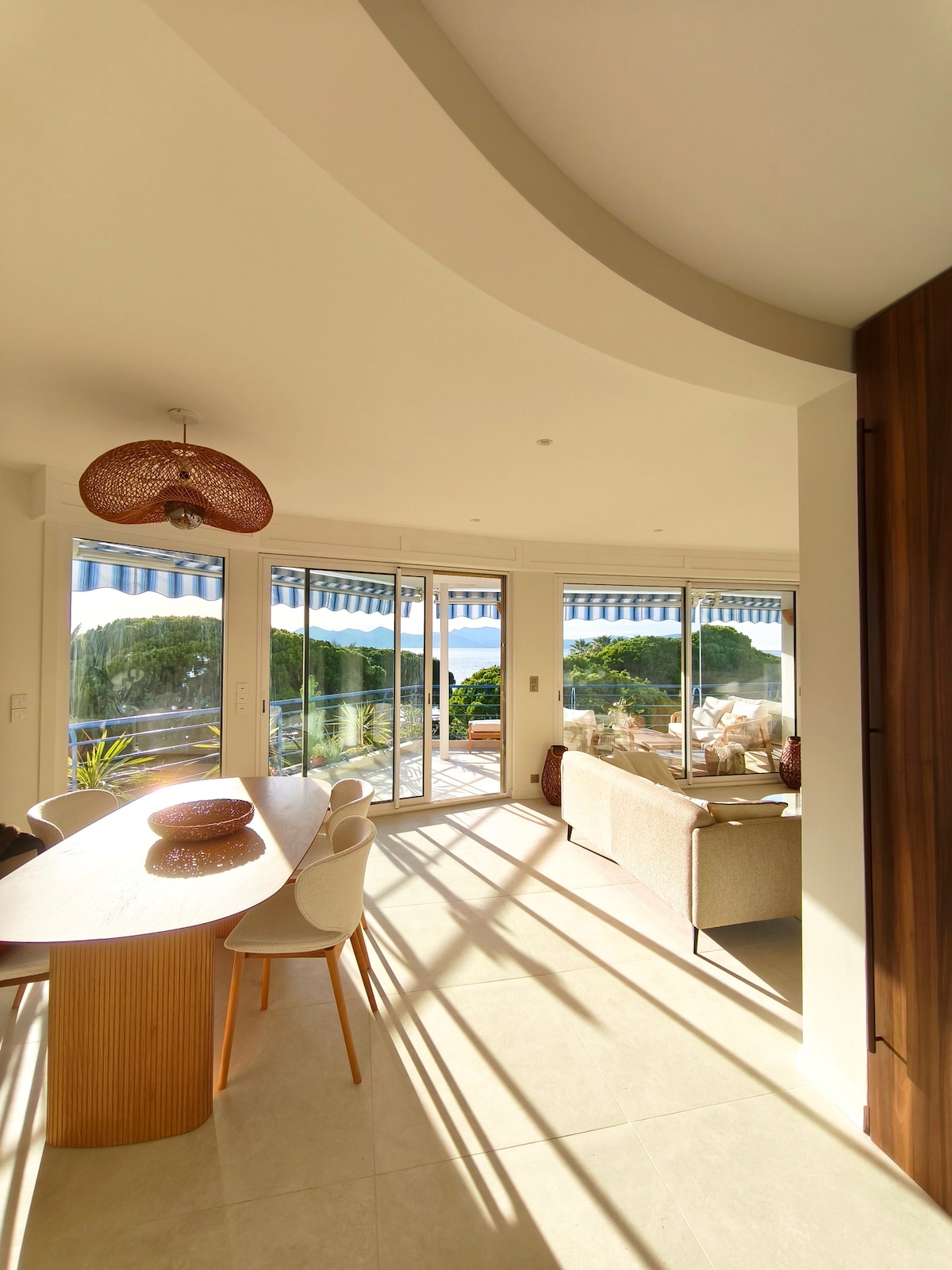 Wohnung Croisette 2 Suiten Terrasse Meerblick - Wohnungen zur Miete in ...