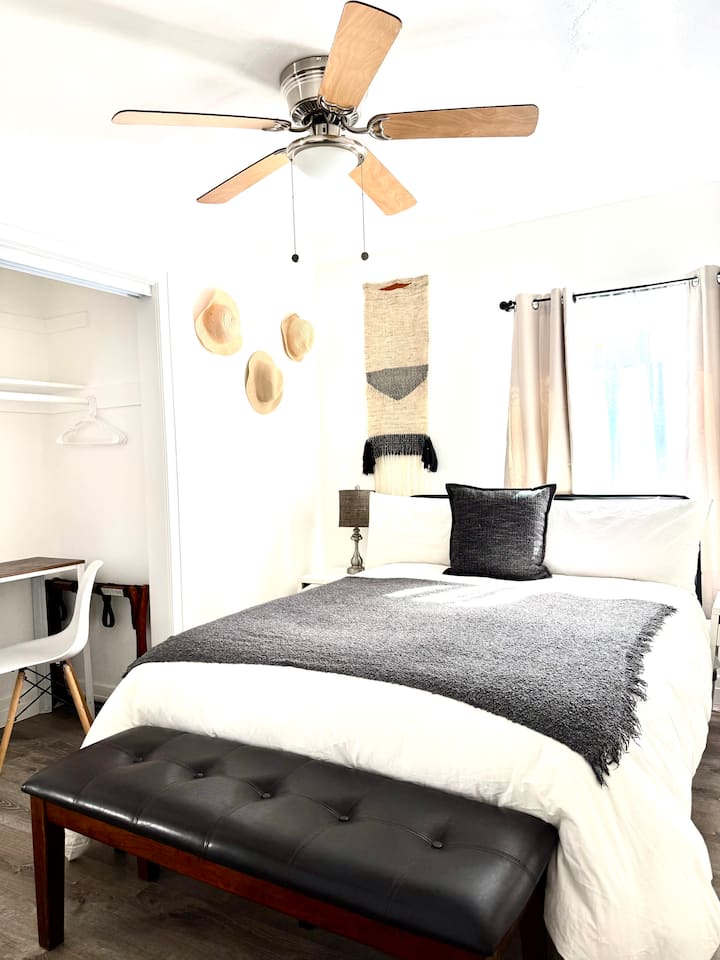 Casa Asturia: Room 2 - Palm Springs, CA