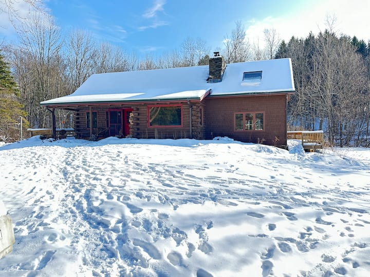 Stowe Hollow Log Cabin Retreat - Stowe, VT