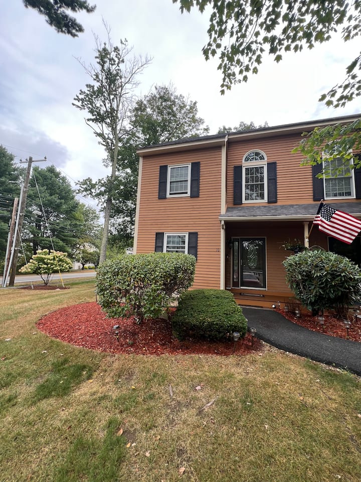 Lake Life & Ski Enthusiasts Getaway! - Laconia, NH