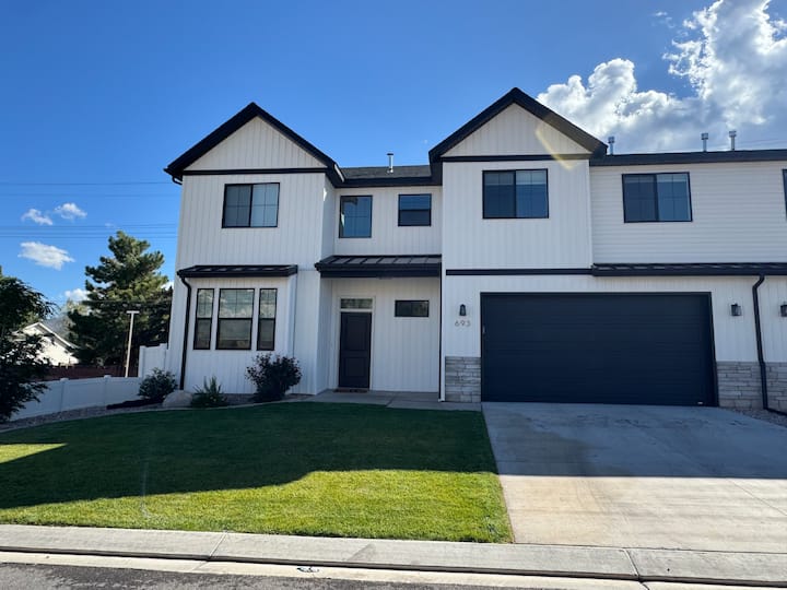 Zion/bryce Adventure + Sanctuary - Cedar City, UT