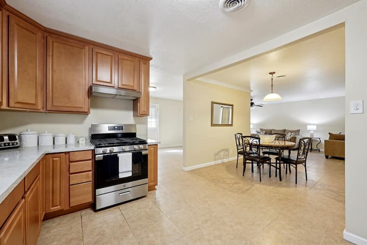 The Crew House - Relax. Reset. Refuel - The Blue Lagoon, Vinton