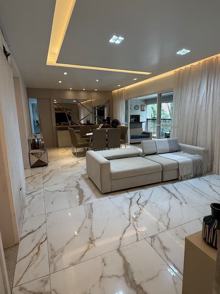 Sofisticado, Espaços Amplos E Bem Planejados. - Manaus