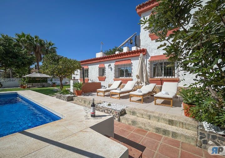 Villa Soreya Benalmadena • Private Pool Oasis - Torremolinos