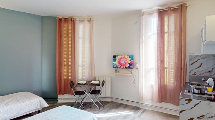 Studio “Le Stade” – 15 Min Du Stade De France - Stains