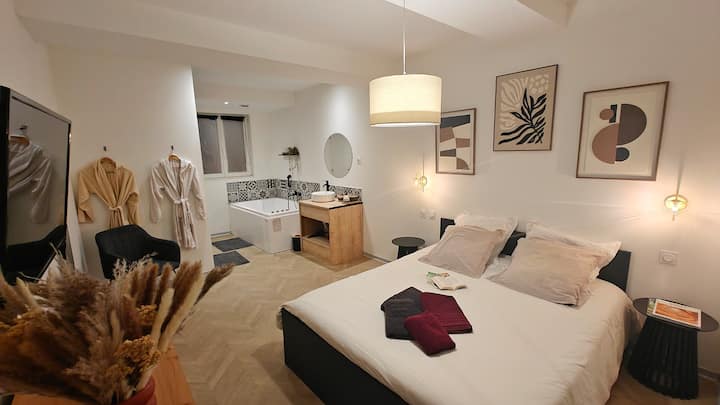 Spa & Détente –Cocon Romantique Au Cœur De Moulins - Moulins