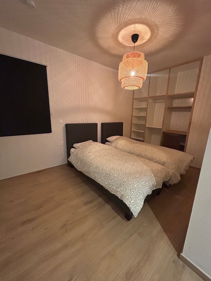 Studio Pour Deux Avec Parking Gratuit - Ieper