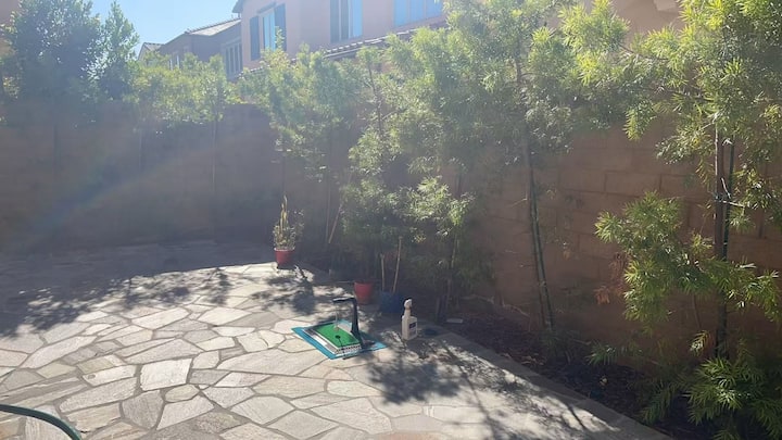 Moon尔湾学区房 - Irvine, CA