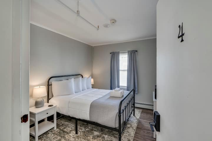 The Pine Street Inn - Room 4 - Watertown, NY