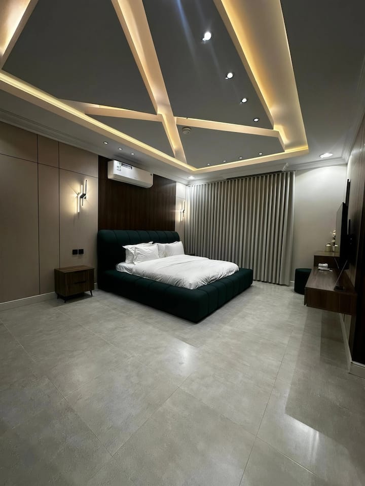 غرفة موديرن أنيقة مع حمام خاص- مثالية للمسافرين - Medina, Saudi Arabia