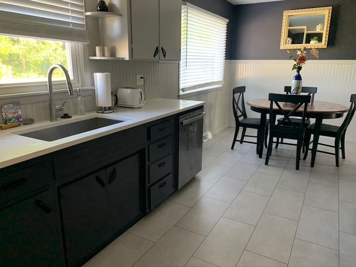 Off Stadium & W Broadway - Close To University - コロンビア, MO