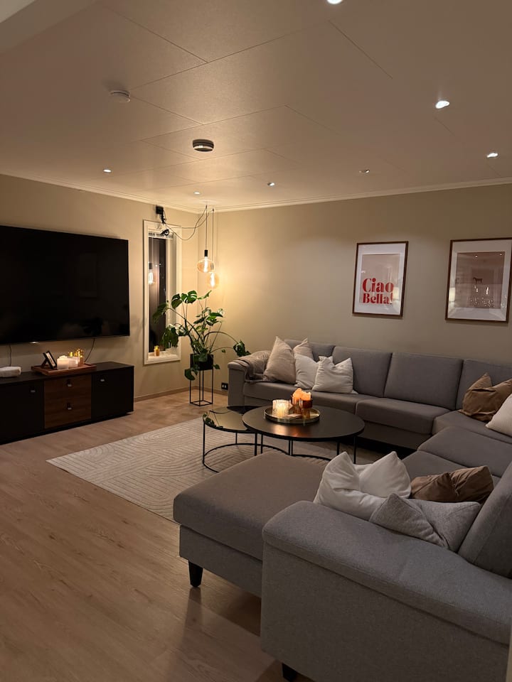 Romslig Familiehus - Alta