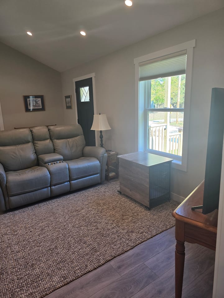 Joys' Cottage - Tippecanoe River State Park, Winamac