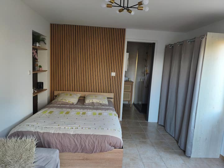 Chambre Indépendante Avec Salle De Bain Privative - La Bouilladisse