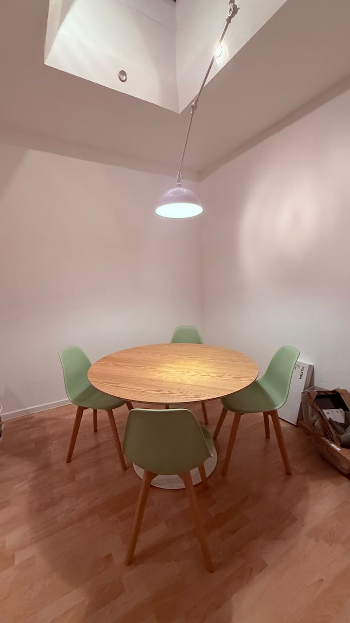 Charmante 2-zi. Apt. Im Eg – Voll Ausgestattet - Duisburg