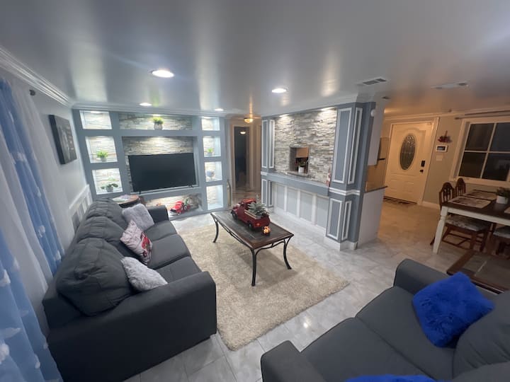 The Red Truck Retreat - Relax & Enjoy - Orlando, FL