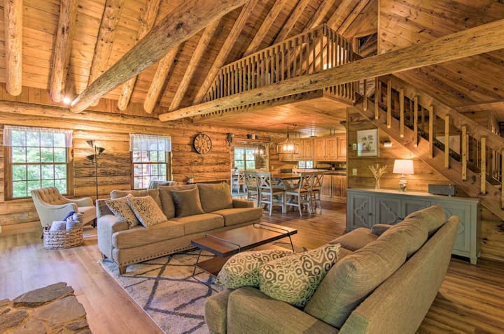 New! Private Cabin W/ Spacious Kitchen And Dining! - Pickens, SC