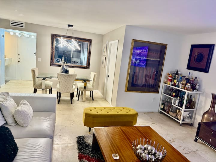 Aventura’s Life - Aventura, FL