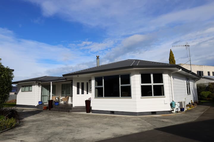 Rev It Up Homestay
Location, Location, Location. - Feilding