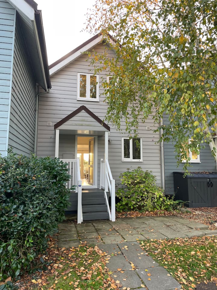 Spring Lake Lodge - Cirencester