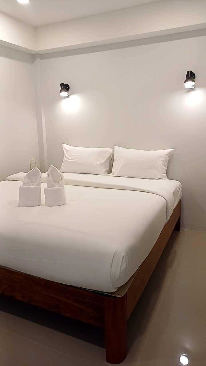 Cha Am Fish Star Hotel. Next To Centerchaam Beach. - Cha-am