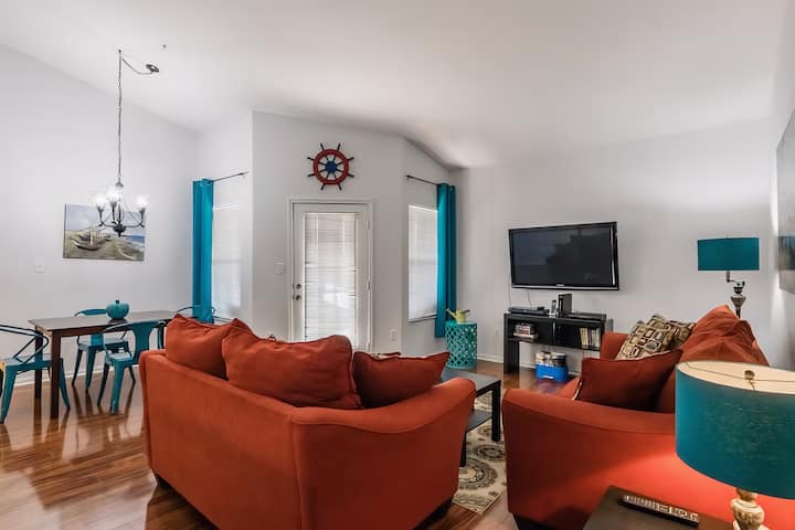 Comfortable, Mins To The Beach, Pool - Clearwater Beach, FL
