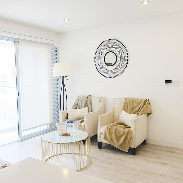 Miraflores: Ubicación Ideal Con Vista Urbana - Peru