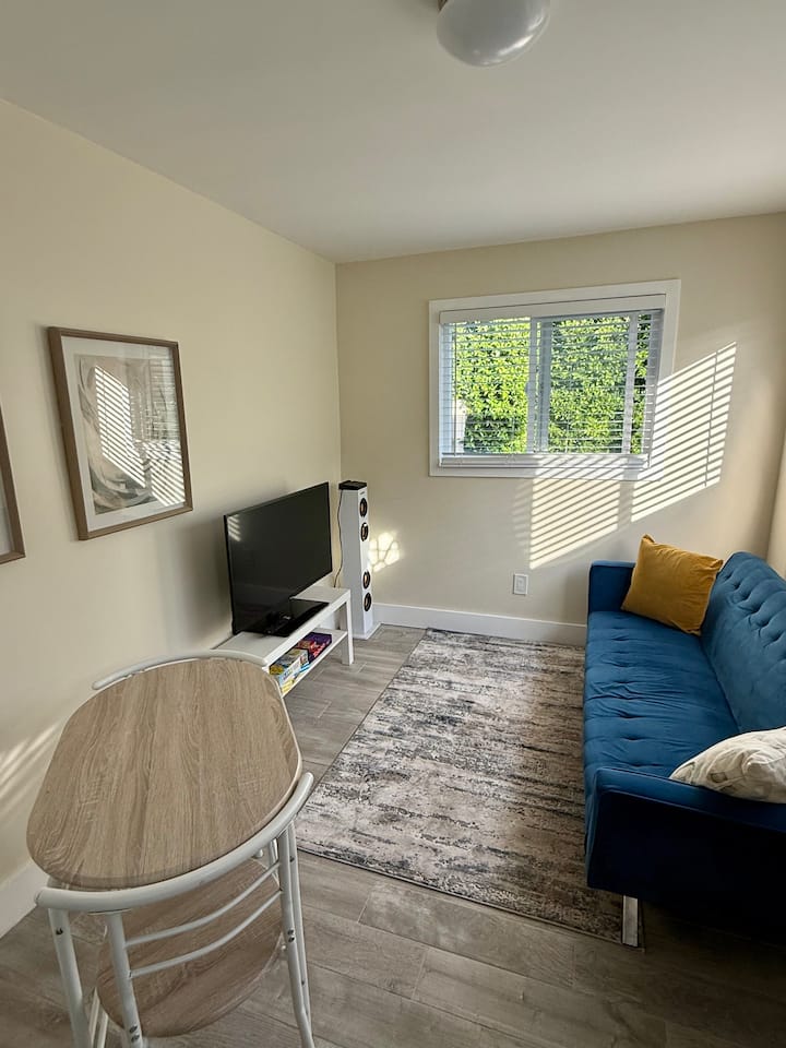 Private La Guesthouse - Los Angeles, CA