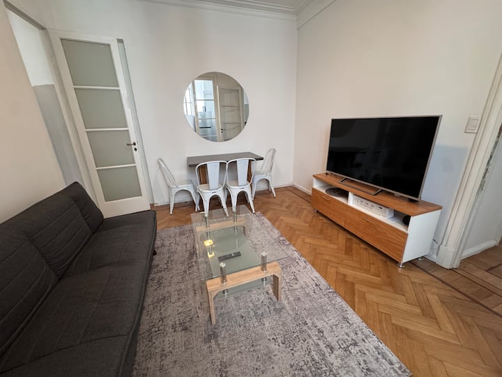 Edificio Estilo Francés Piso Alto Y Luminoso - Buenos Aires