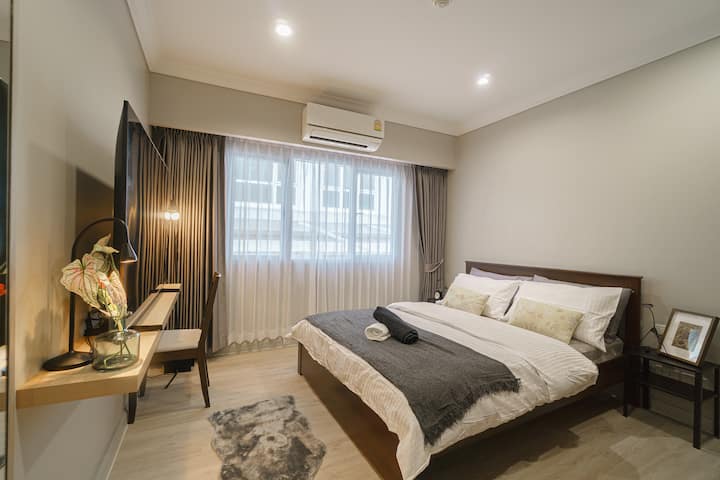 Chic Silom Retreat | Central Bangkok Near Bts - Bang Rak