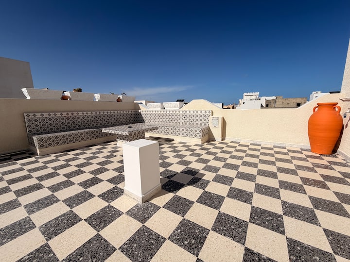 Appartement Bohème Méditerranéen à 400m De La Mer - Al-Mahdijja