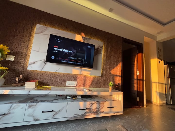 Candolim Castle W/ Swimming Pool|wi-fi|gym|parking - India