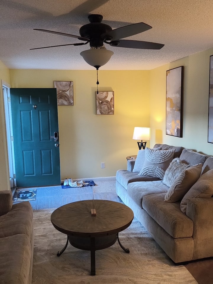 Modern Comfort In A Quiet Spot - Greenville, NC