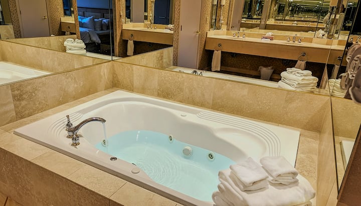 Rustic Condo In Horseshoe Valley|ski, Pools, Sauna - Horseshoe Valley, ON