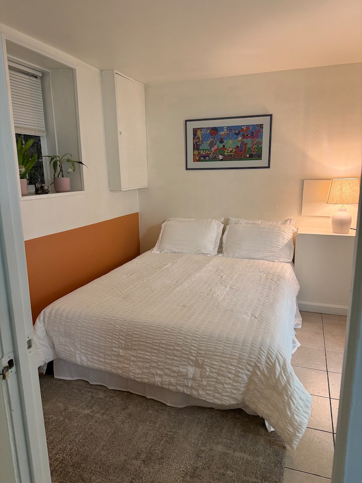 Quiet 1br • Wi-fi • Parking Included • In Randolph - The Dock, Randolph