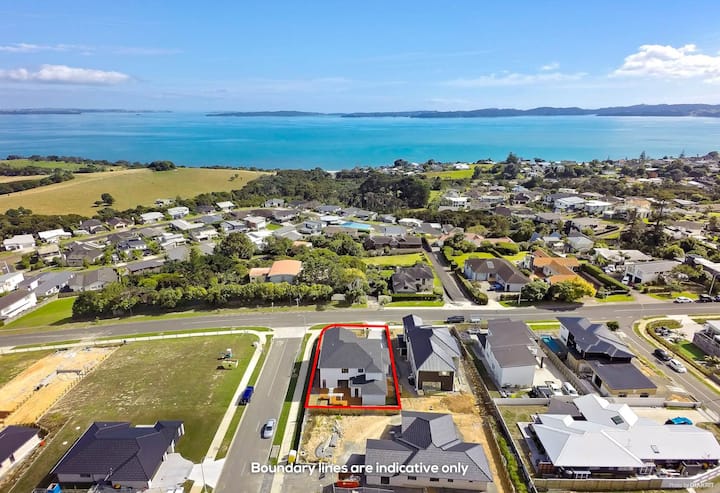 Home At Maraetai - Waiheke Island