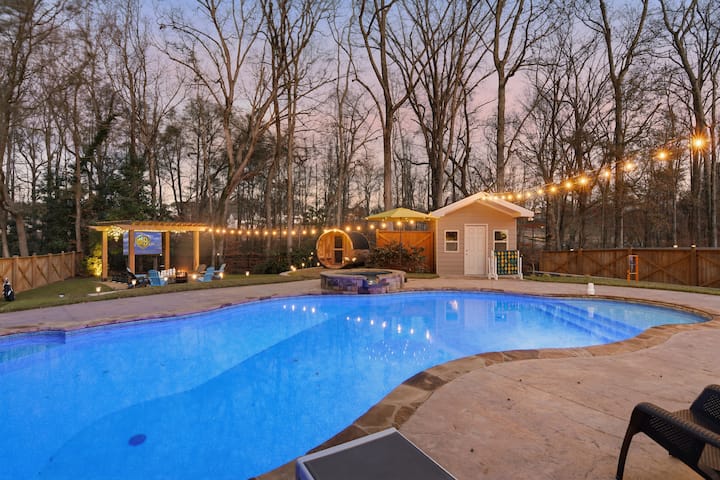 Mini Golf | Pool | Hot Tub |Sauna| Fifa 2026 - Flowery Branch, GA