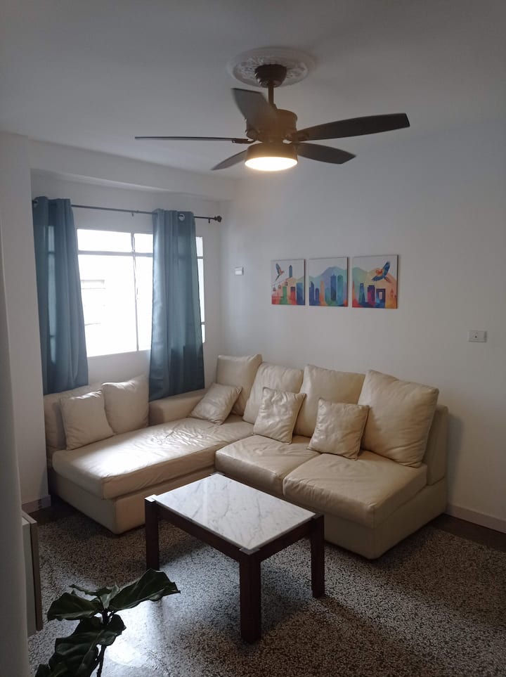 Cómodo Apartamento, Excelente Ubicación En Chacao. - Caracas