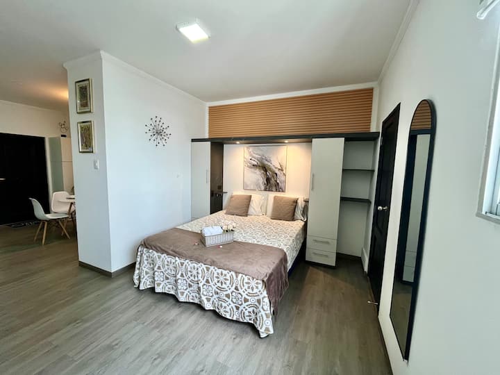 Suite Moderna 9 De Octubre • Self Check-in 24/7 - Guayaquil