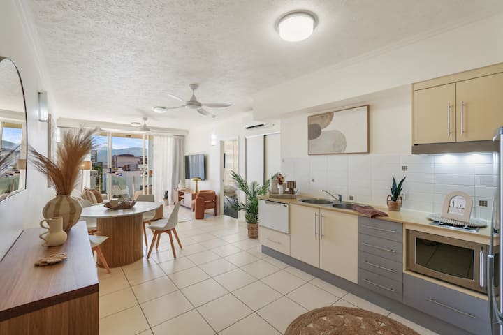 Luxurious City Centre Apartment - Space & Style - Cairns
