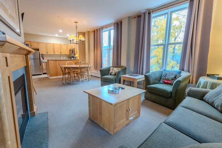 Stratton Walk On/off, King Beds, Fp, Hot Tub, Pool - Stratton Mountain, VT