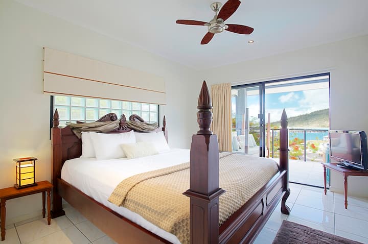 Top Floor 3 Bedroom Penthouse Stay 2+ & Save - Airlie Beach