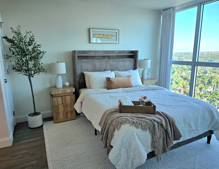 High-rise In Downtown Fort Myers W/ Pool + Gym - Fort Myers