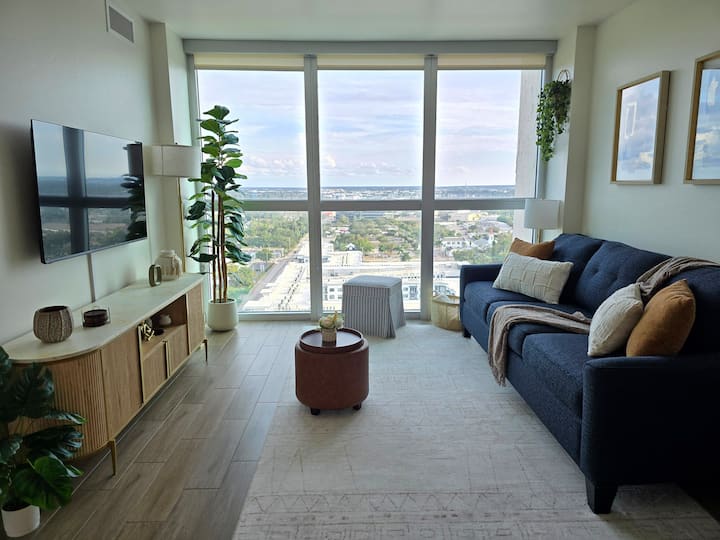 23rd Fl. | Pool, Gym, Great Views & Walkable Area - Fort Myers, FL