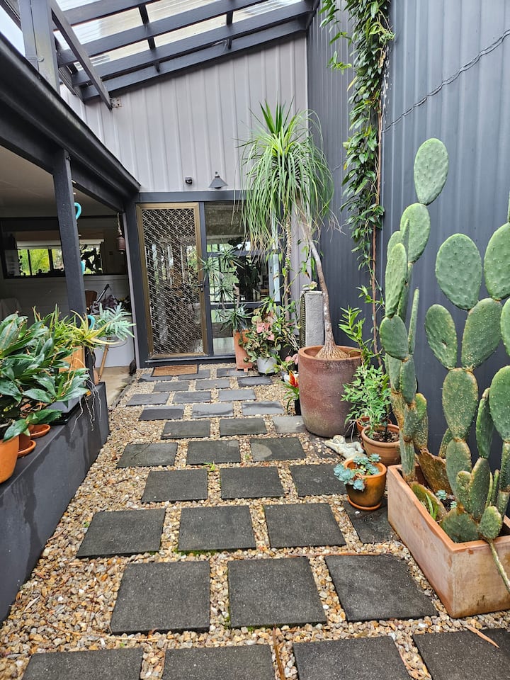 Light & Airy Beach House - Urunga