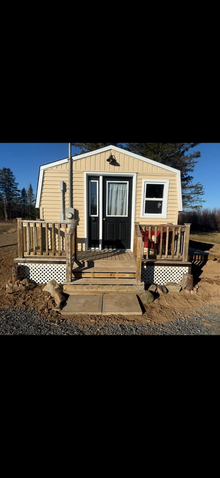 Cozy Tiny Cedar Home - Bathurst, NB