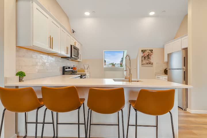 Downtown Yale Comfort King Bed Wooster Square|deck - New Haven, CT