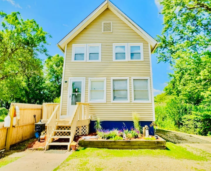 Vw Bus Bar + Marsh Views + Walk To Beach /Downtown - Connecticut