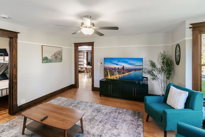 Lovely 2br Apt In Downtown Libertyville With Porch - Libertyville, IL