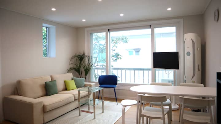 [구미역 도보5분] 금리단길에 위치한 '밍글스테이구미' <2층> - 원평동